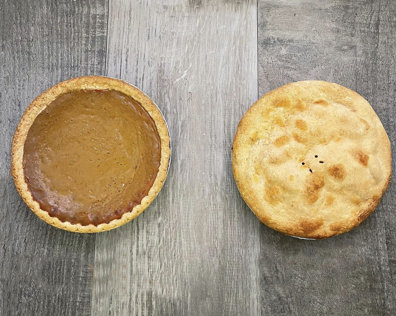 Mix 9″ Apple & 9″ Pumpkin Pie – Delicious Orchards