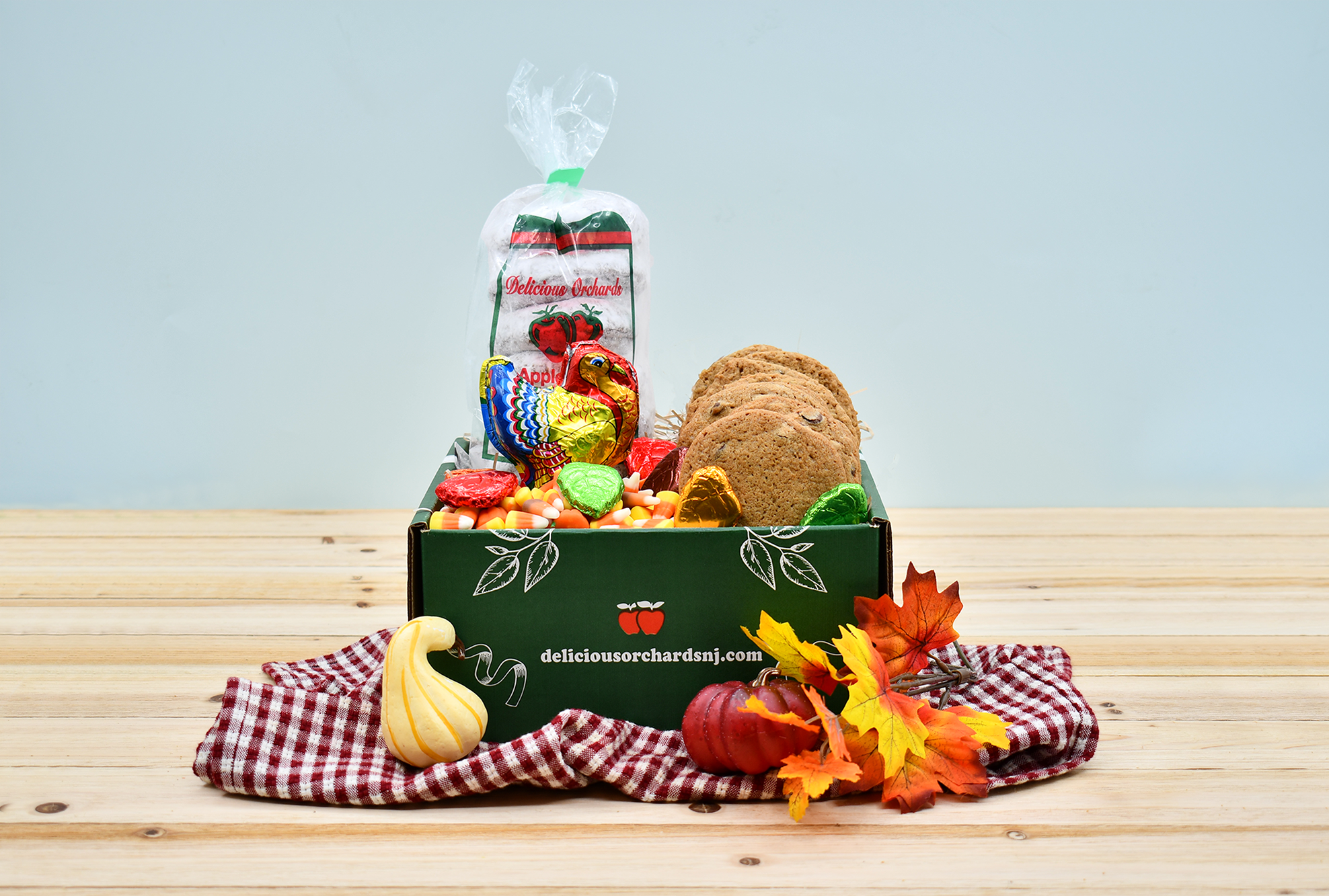 Thanksgiving Gift Box (Powdered Donuts) – Delicious Orchards
